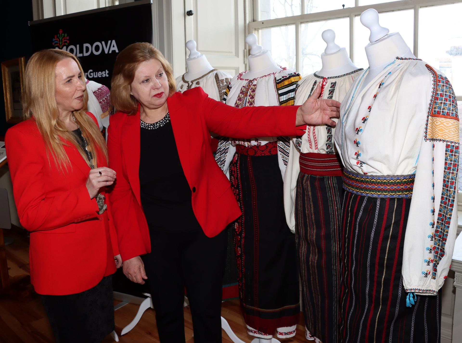 In Pictures: Exhibition of Moldovan national costumes in Limerick ...