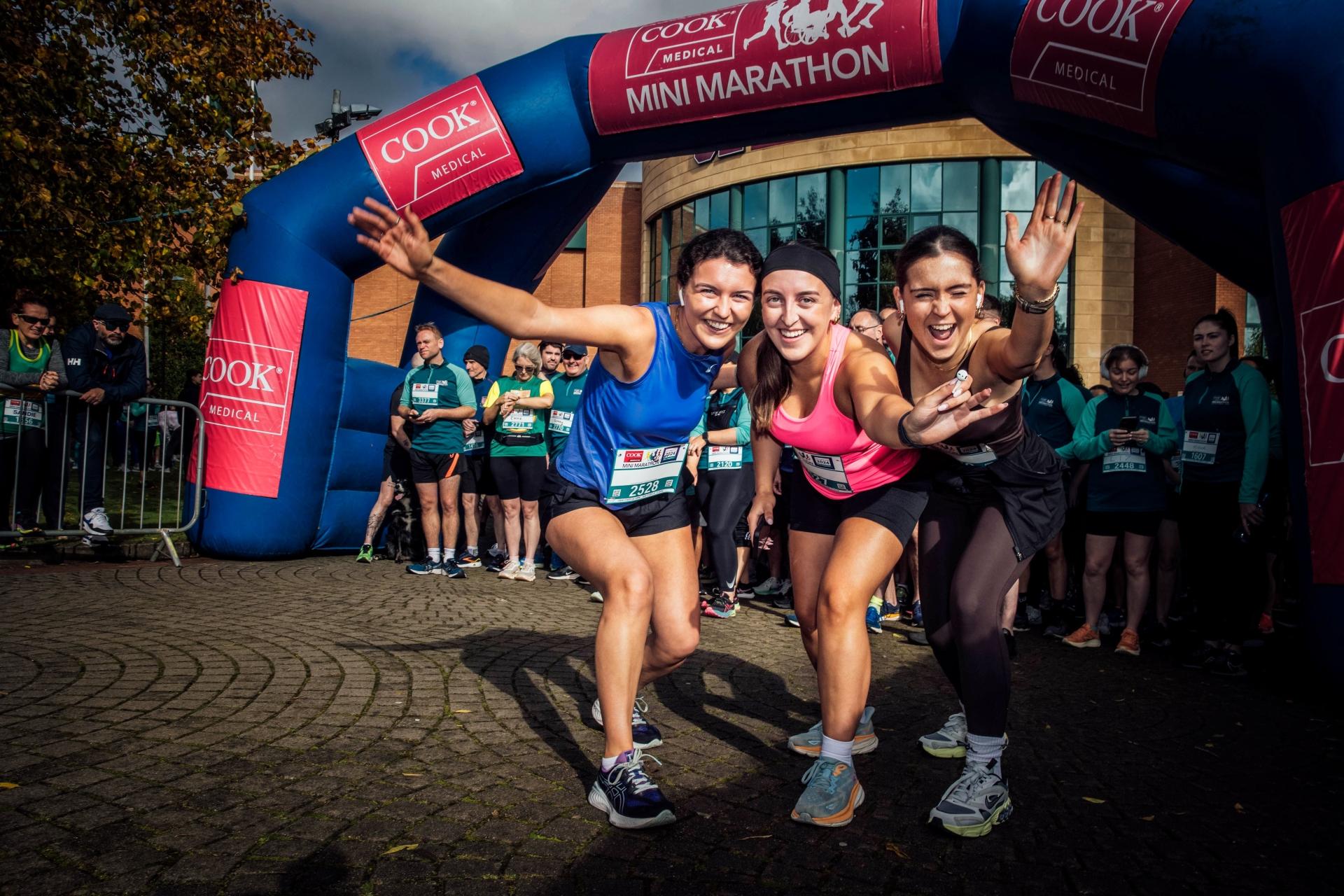 PICTURES: Thousands lace up their runners for Cook Medical Mini ...
