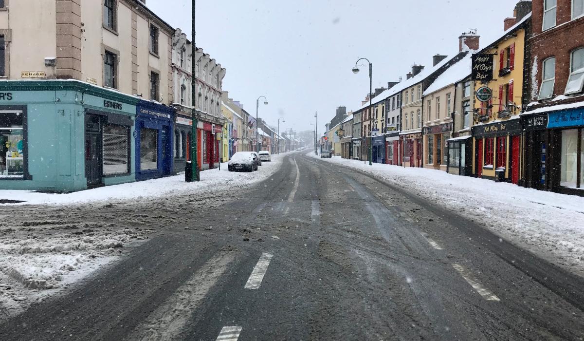 Rural roads in West Limerick 'impassable' as snow continues to fall ...