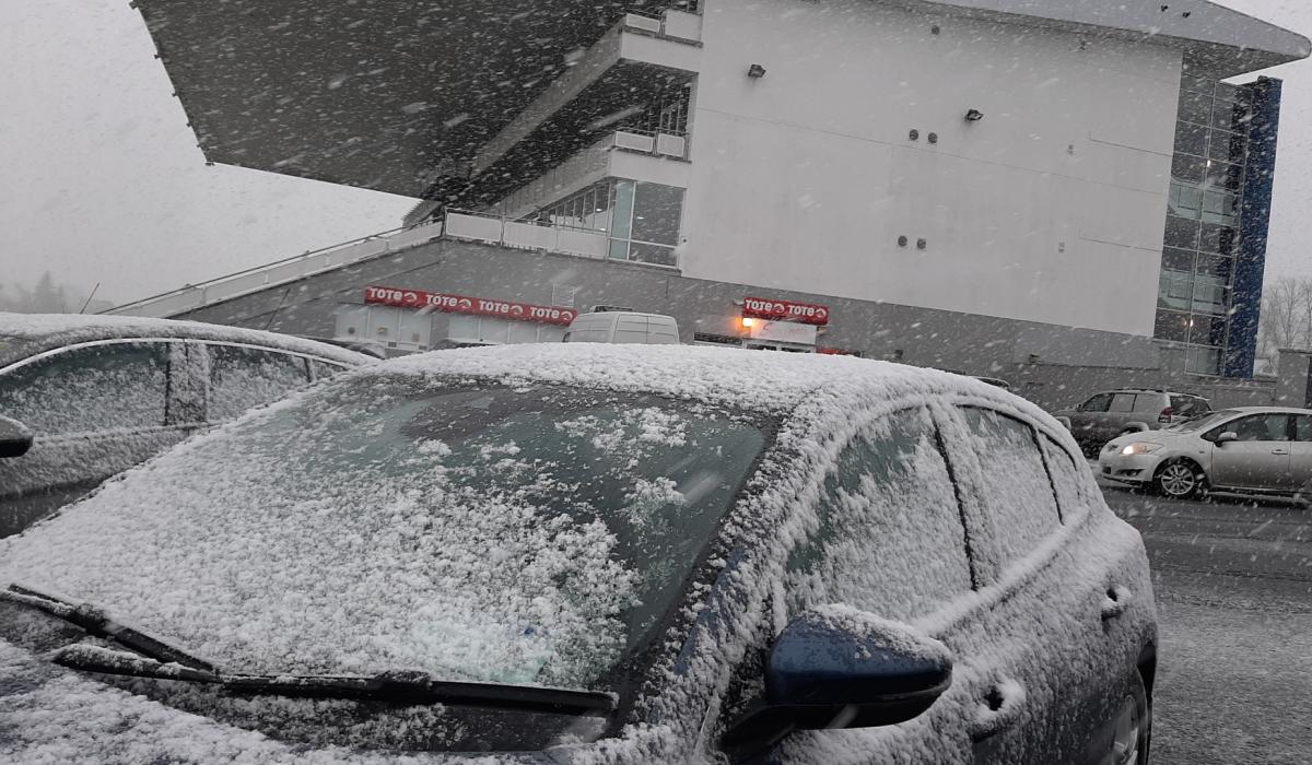 WATCH: Heavy snowfall in Limerick as snow/ice warning comes into effect ...
