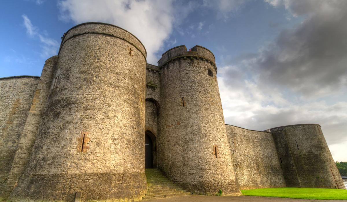Open sesame!: Drawbridge to fall as King John's castle re-opens ...