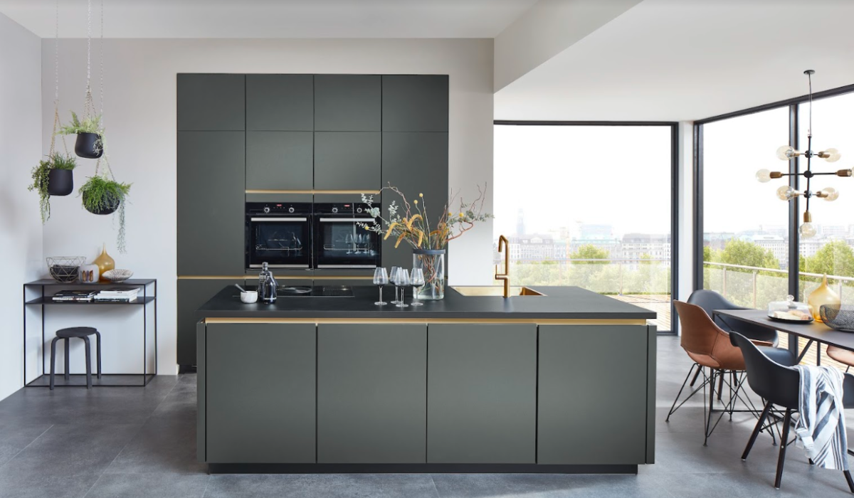 Denis Holmes Kitchens - The purist look with the highest quality ...