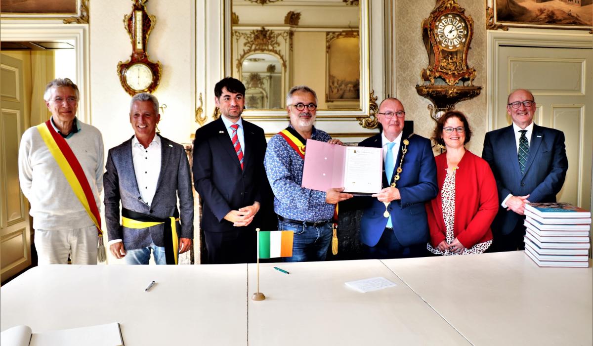 Mayor of Limerick visits burial site of 'hero' Patrick Sarsfield in ...