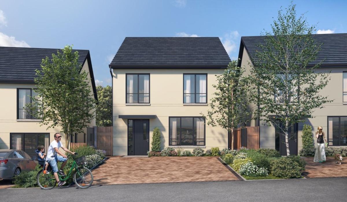 Couples sleep in cars to buy new homes in Limerick village 'off plans ...