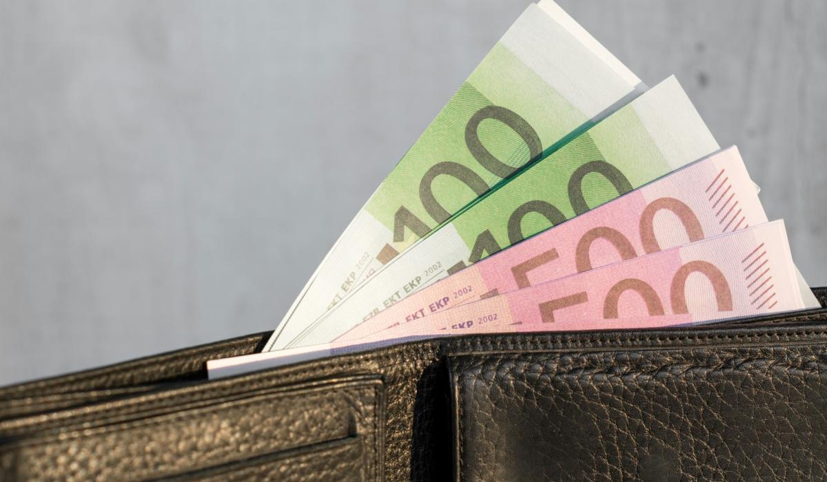 275,000 people overpaid tax last year as Revenue explains how to get ...