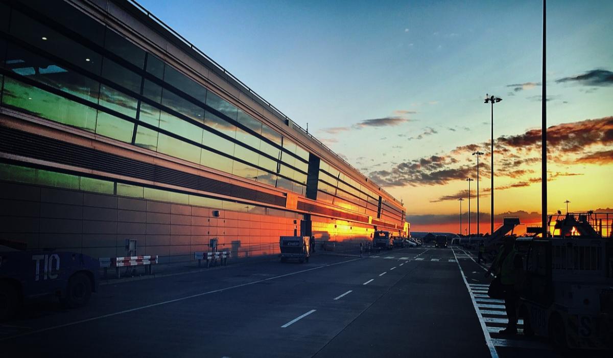 Members of the Burke family spotted on flight to Washington on the same ...