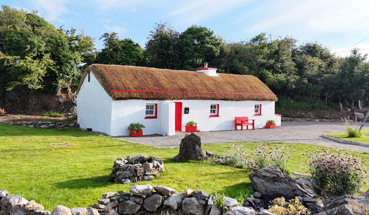 PICTURES: Enjoy some peaceful time in this stunning one-bedroom cottage ...