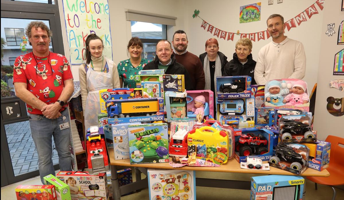 PICTURES: Eir Presents gifts to kids in Children's Ark - Page 1 of 7 ...