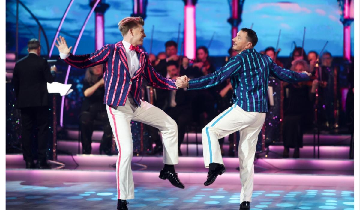 'Absolute joke' - Viewers outraged by latest Dancing with the Star ...