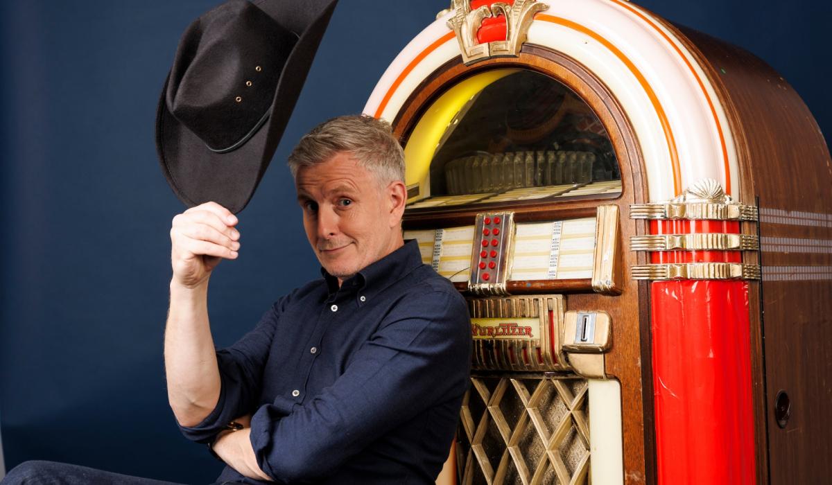 Star studded line-up revealed for this week's Late Late Show Country ...