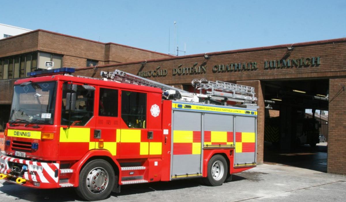 BREAKING/ WATCH: Emergency services respond to double house fire in ...