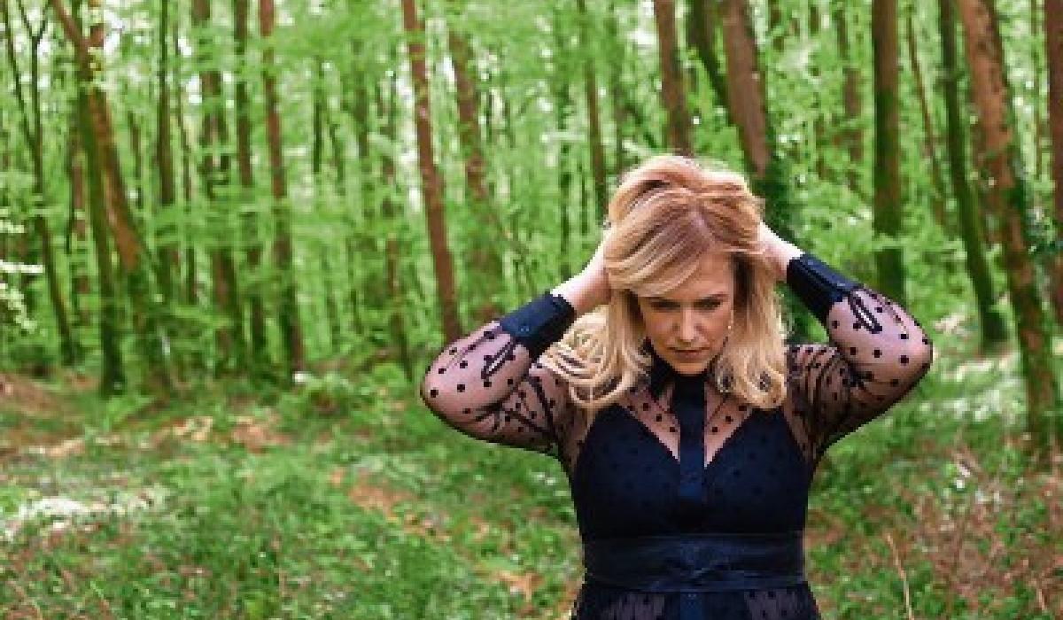Limerick singer songwriter Jenní to debut new single ‘Roses’ - Limerick ...
