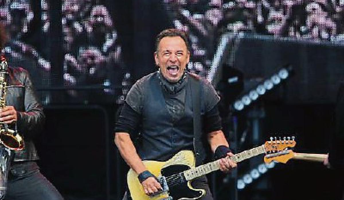 Enda bowls with Bruce Springsteen between Croker gigs - Limerick Live