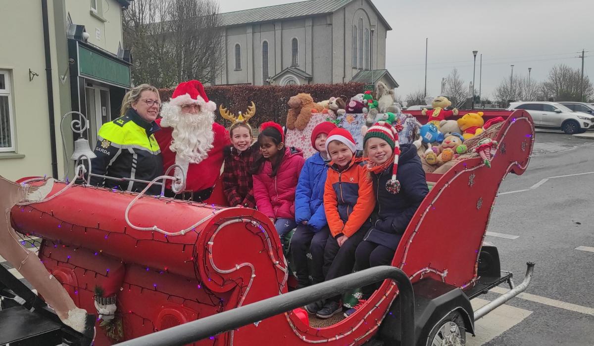 In Pictures: Santa on his sleigh brings joy to Limerick school - Page 1 ...