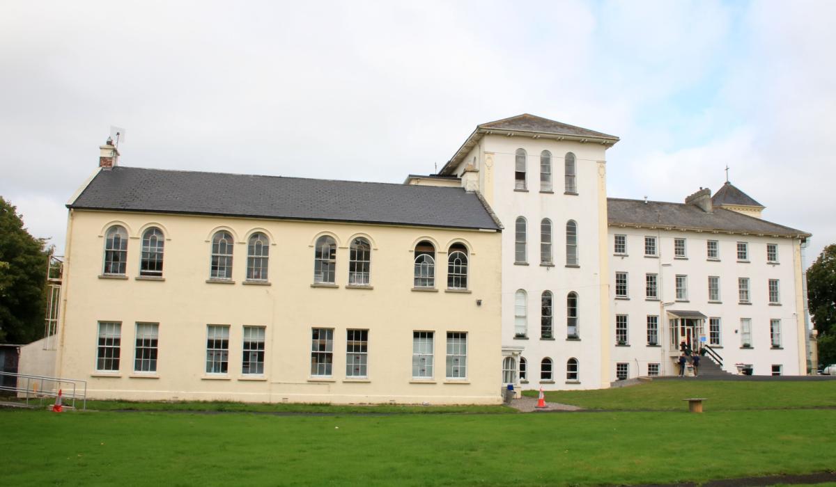 Ukrainian refugee mothers moved to Limerick separated from family ...