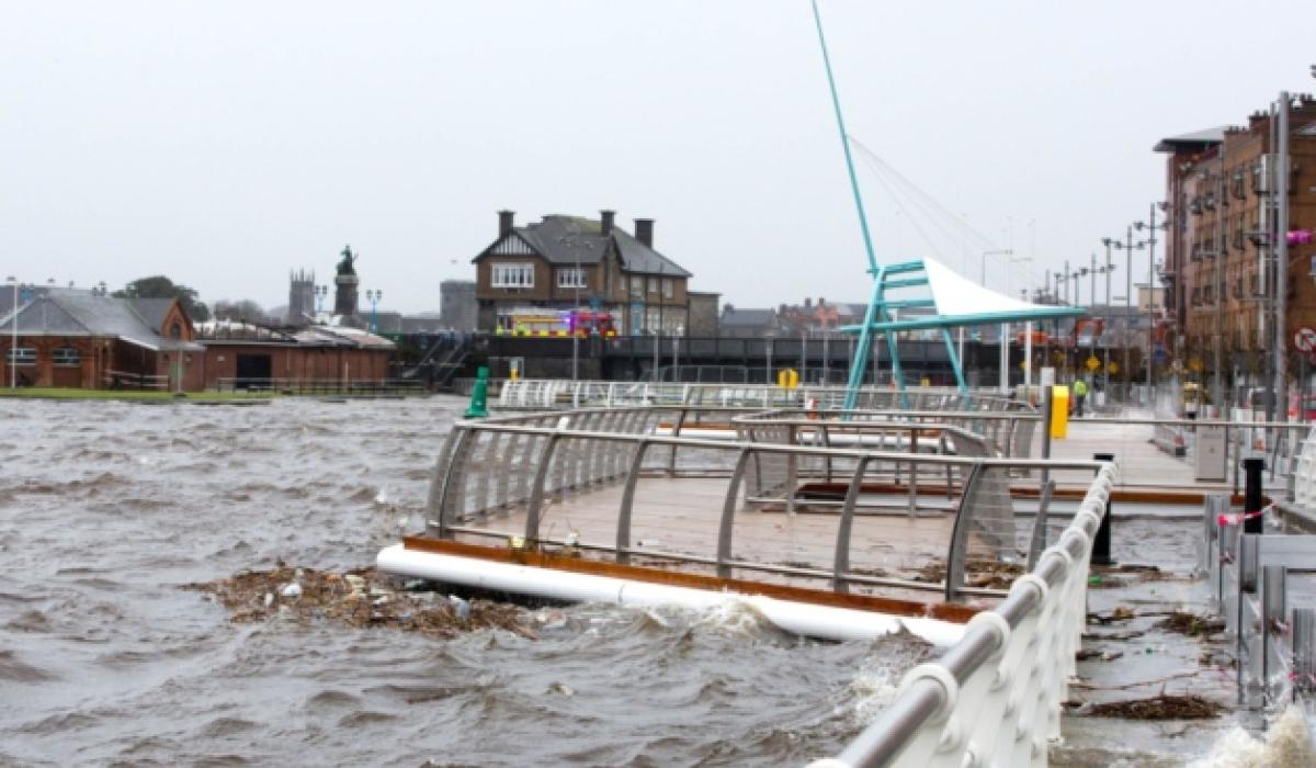 High tide passes in Limerick without major flooding - Limerick Live