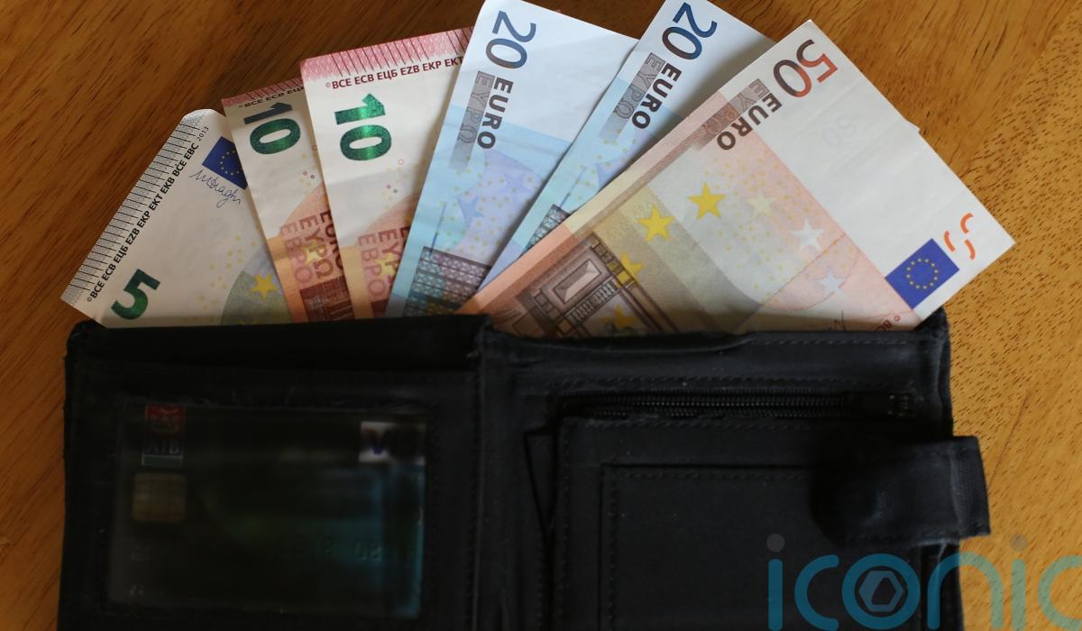 Four in five workers in receipt of Government pandemic support still ...