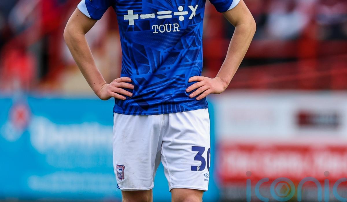 Cameron Humphreys rescues point for Ipswich at 10-man Lincoln ...