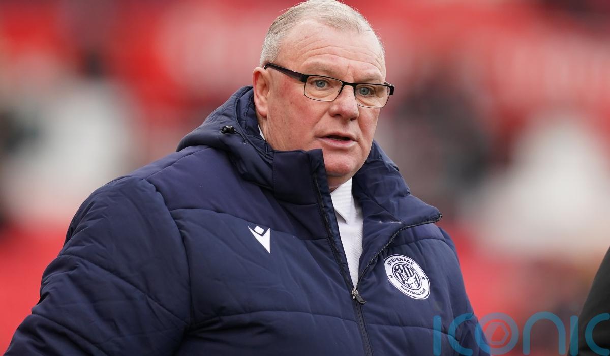 Stevenage boss Steve Evans hits out at referee after penalty earns ...