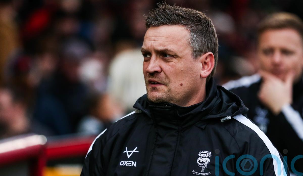 Michael Skubala praises Lincoln mentality after late draw with Barnsley ...