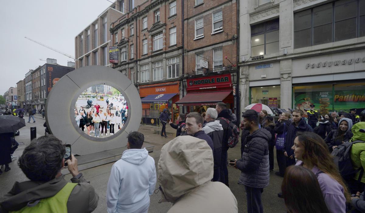 Bye Big Apple - Dublin portal says farewell to New York as installation ...