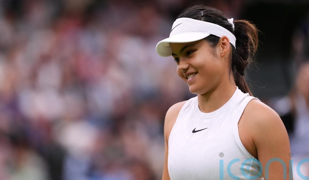 Emma Raducanu powers past Peyton Stearns to reach quarter-finals in ...