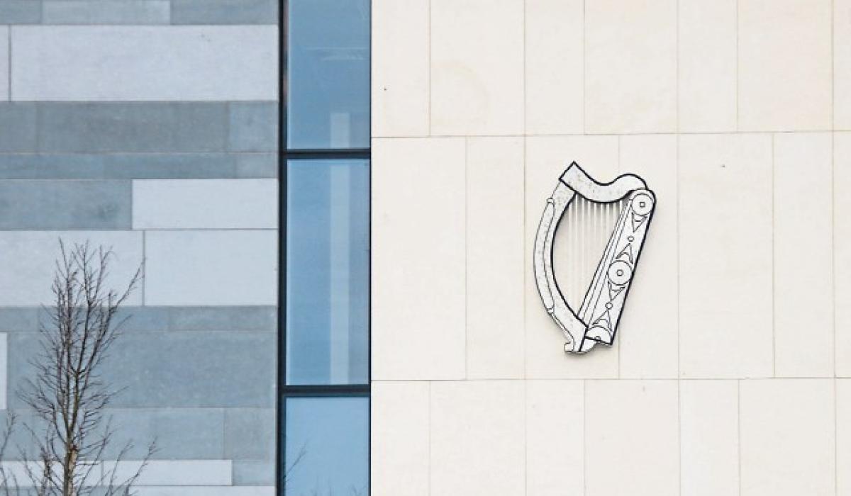 Feud erupts as man attacked with golf clubs and knife on Limerick ...