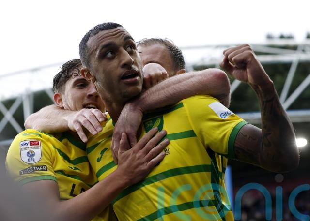 Nectar Triantis reunites with Nick Montgomery at Hibernian on last day ...