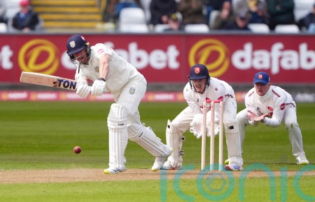 Ben Duckett shines for Nottinghamshire while wickets tumble at Kia Oval ...