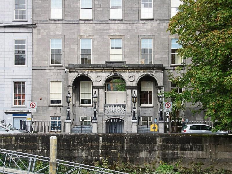 HSE urged to ‘purchase Barringtons hospital to alleviate overcrowding ...