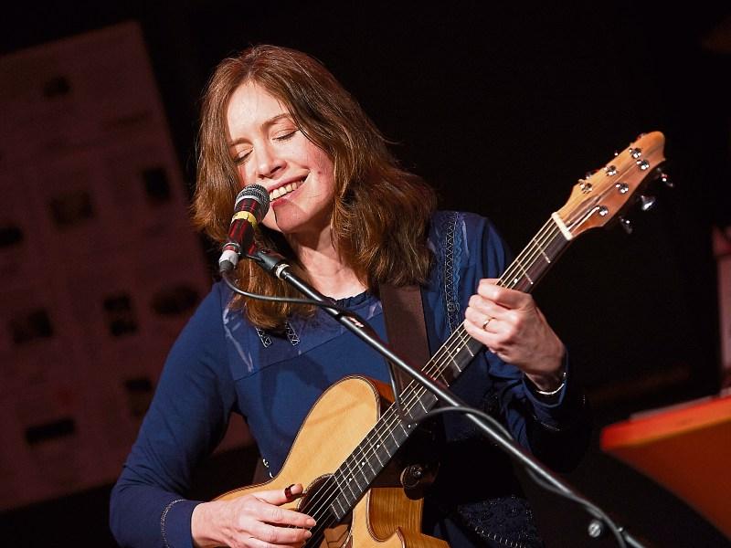 Singer-songwriter Sarah McQuaid to play intimate Limerick gig ...