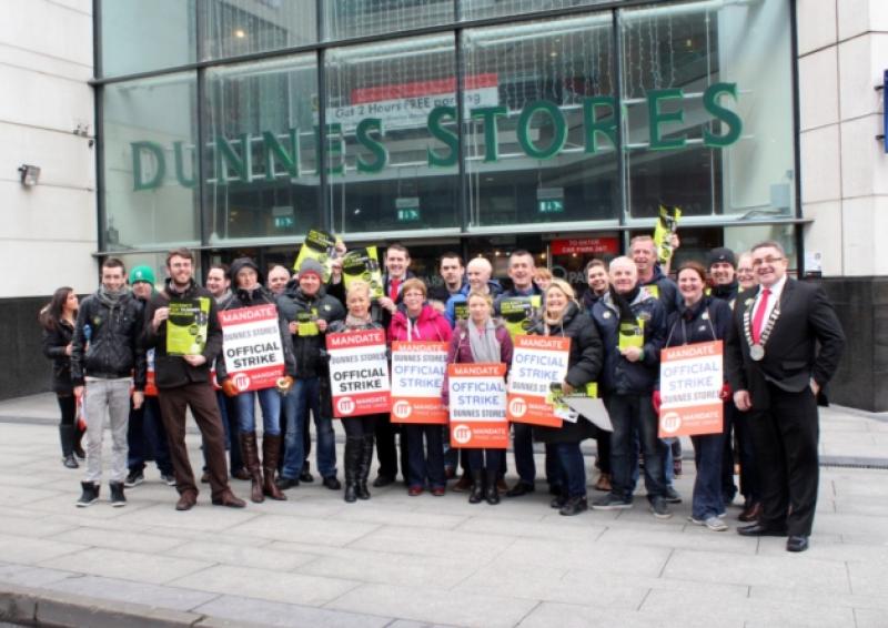 Dunnes Stores workers in Limerick take to the picket line - Limerick Live