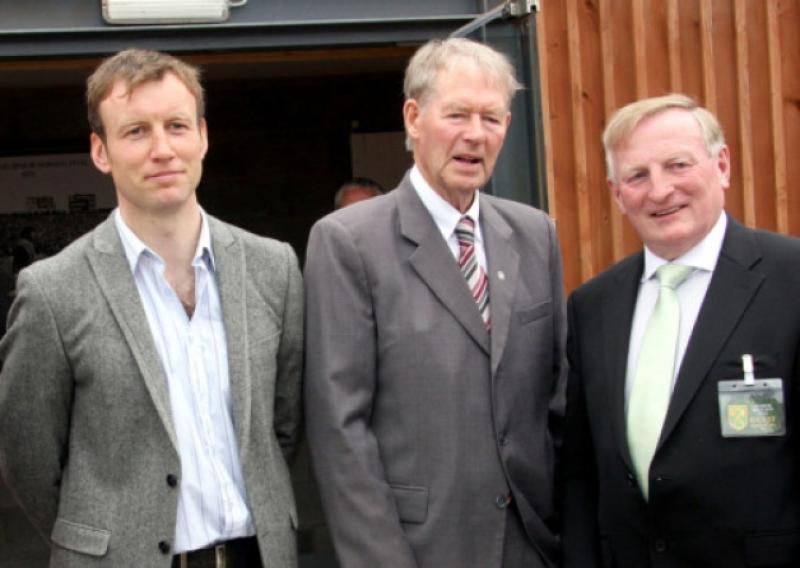 Staker’s club grounds fit for a king as sporting legend pays a visit ...