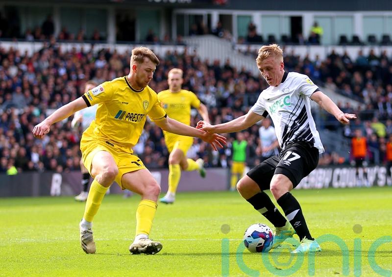 Jasper Moon own goal enough to hand Bolton victory over stubborn Burton ...