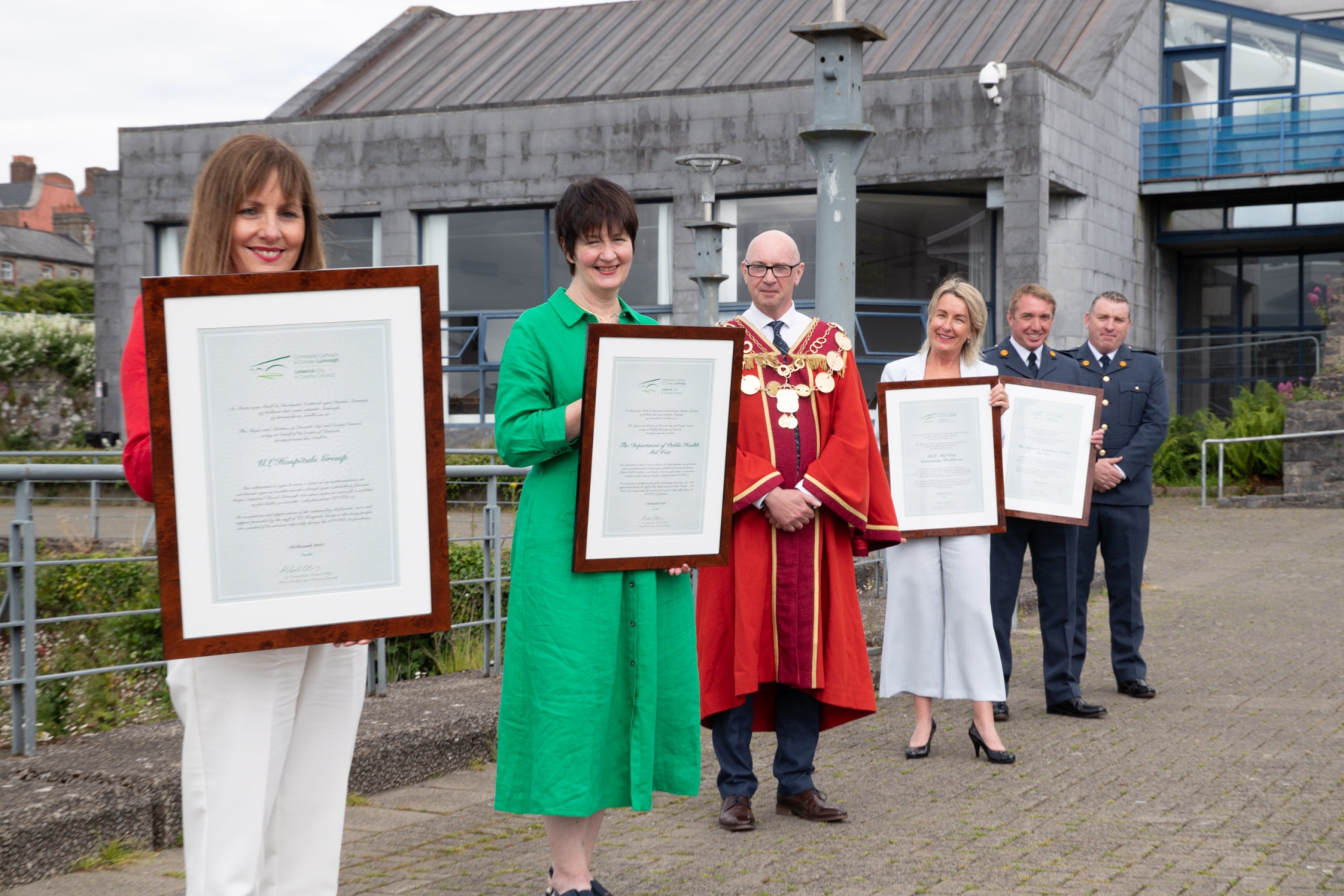 Mayor of Limerick pays tribute to frontline workers for their efforts ...
