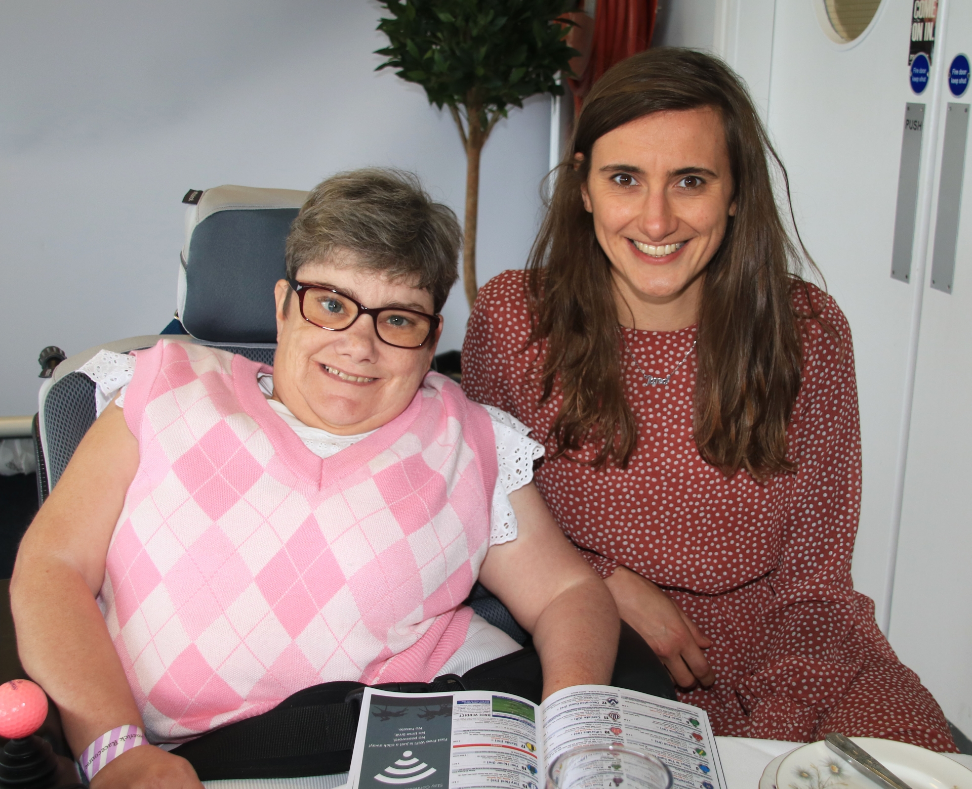 In Pictures: More photographs from Ladies Day at Limerick Races - Page ...