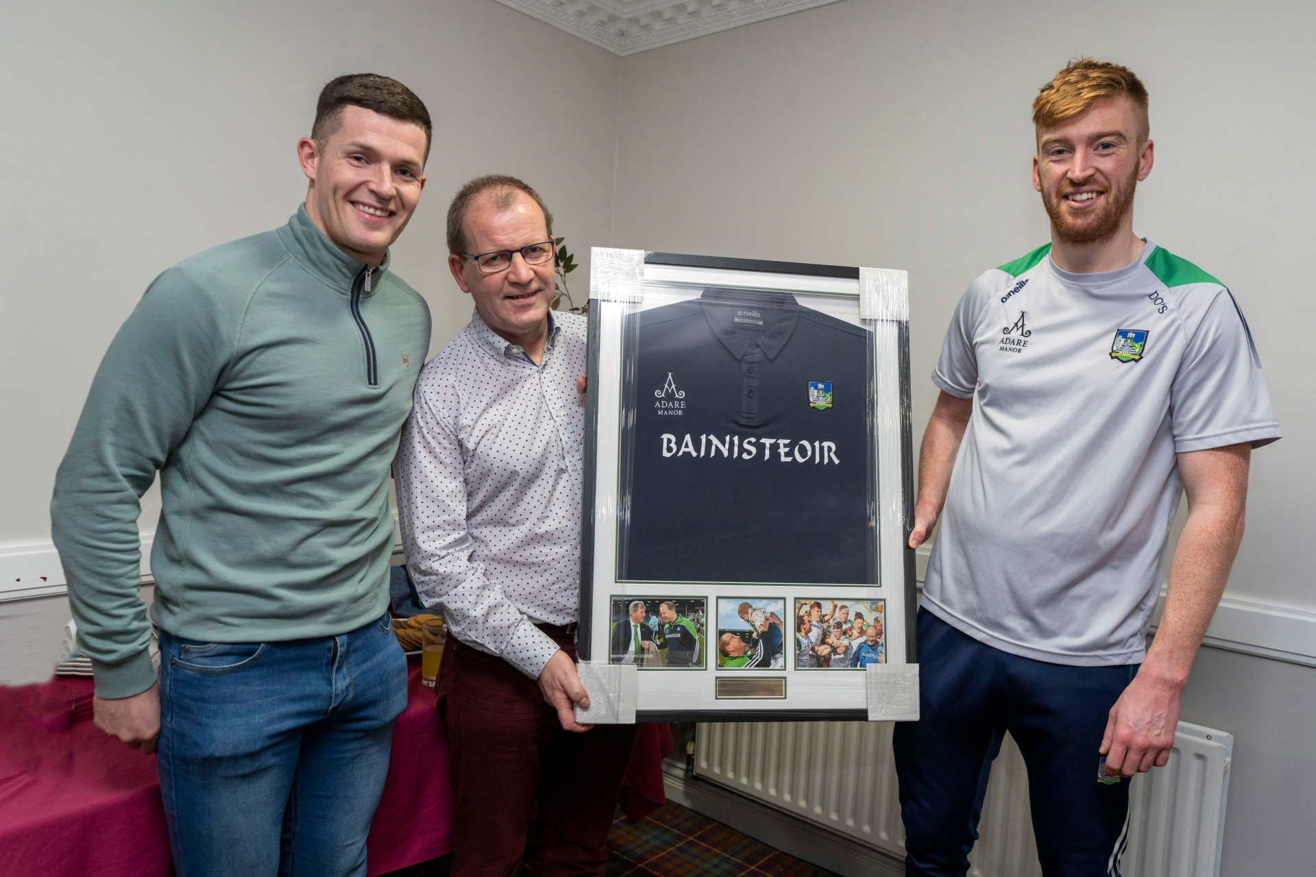 In Pictures: Limerick footballers pay tribute to their former manager ...