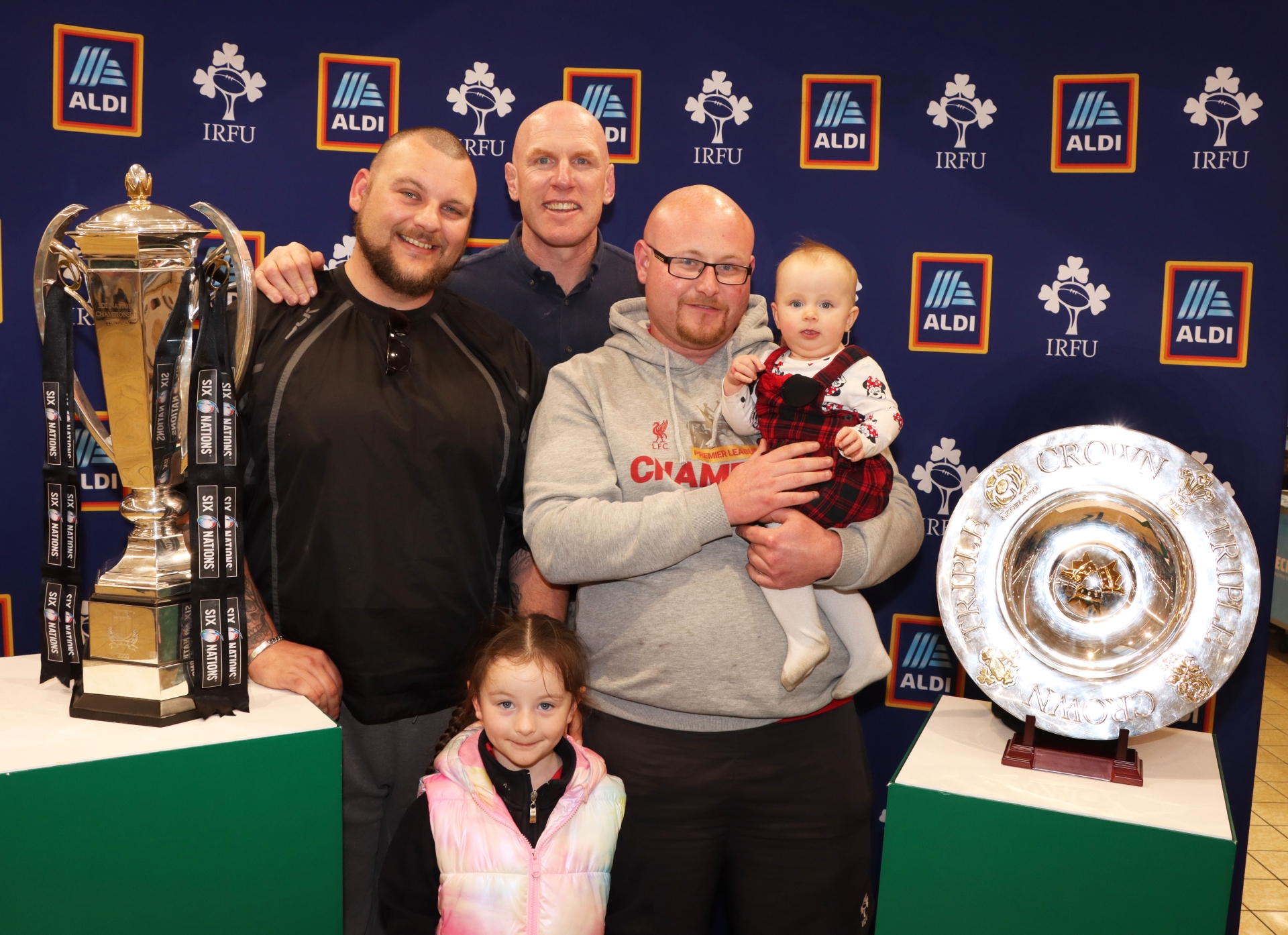 In Pictures: Rugby legend and Six Nations silverware draws large crowd ...