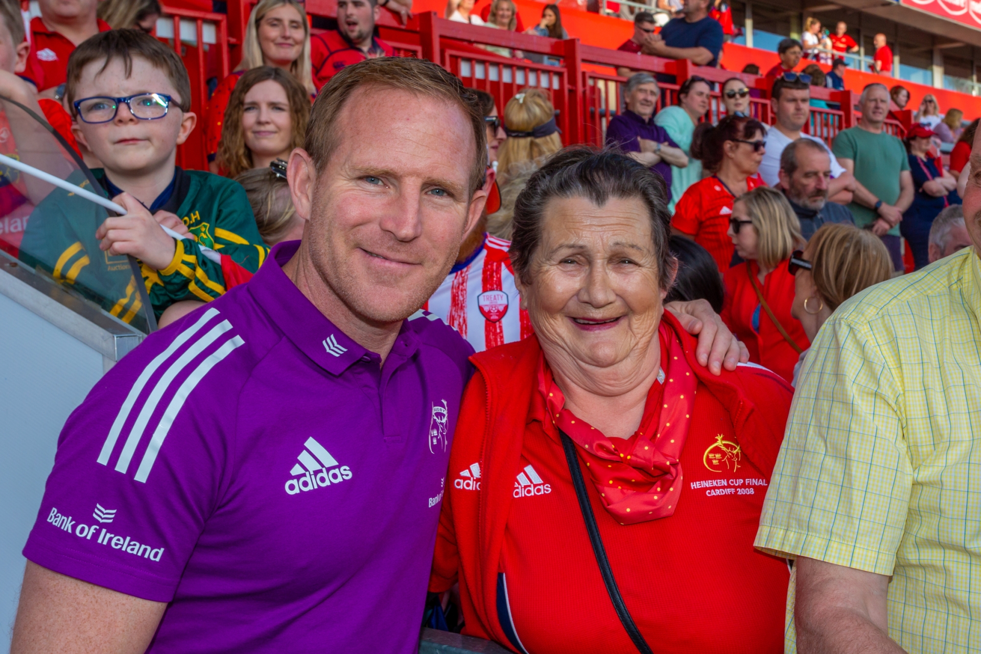 In Pictures: Fans flock to Thomond Park to welcome home Munster Rugby ...