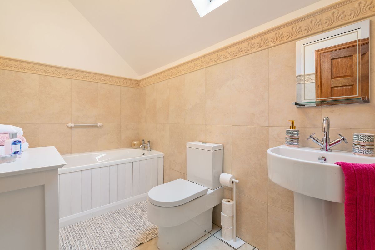 PICTURES: Inside incredible Mayo house as 5-bed mansion hits the market ...