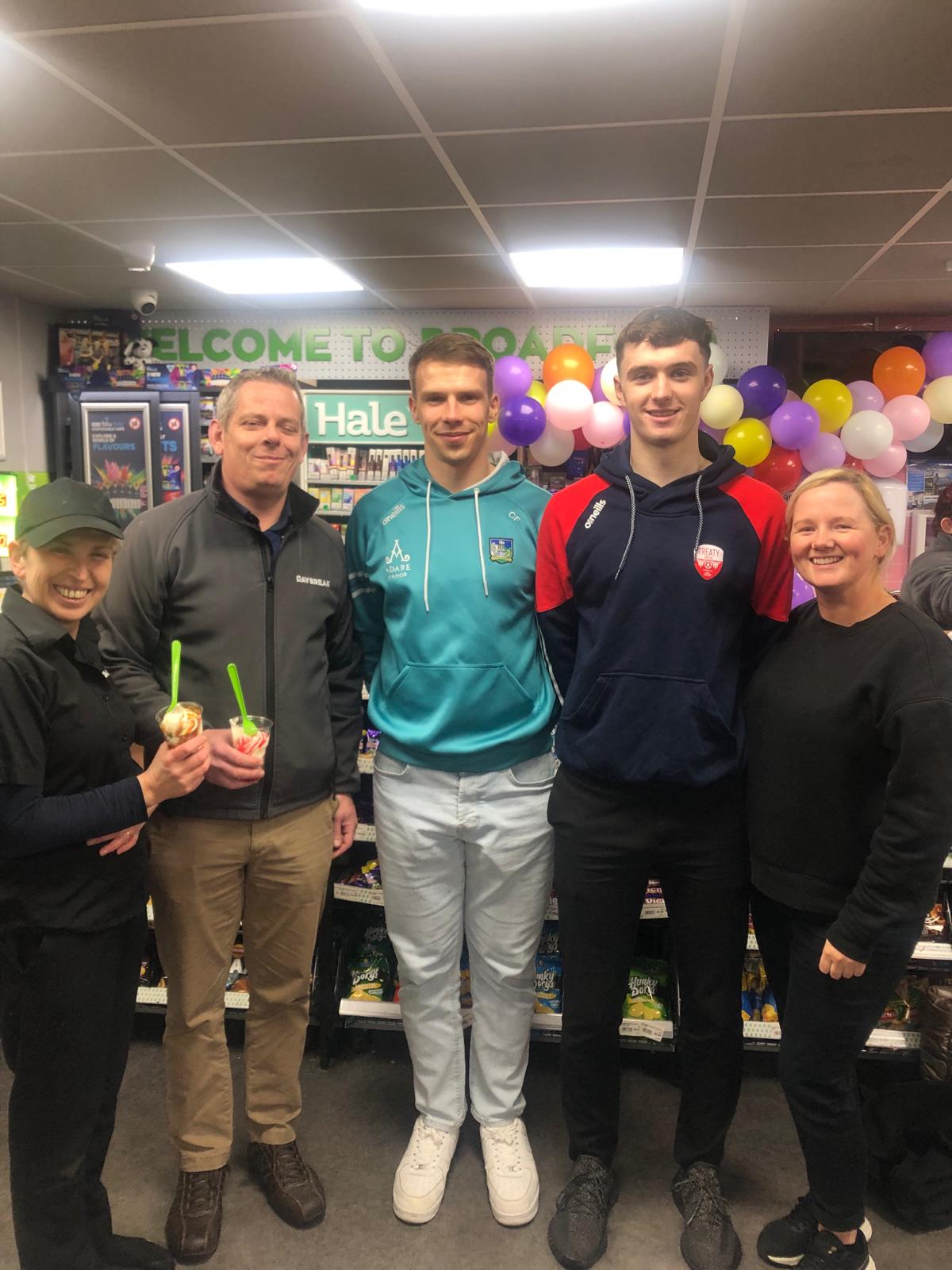 PICTURES: Limerick sports stars give helping hand at ice-cream ...