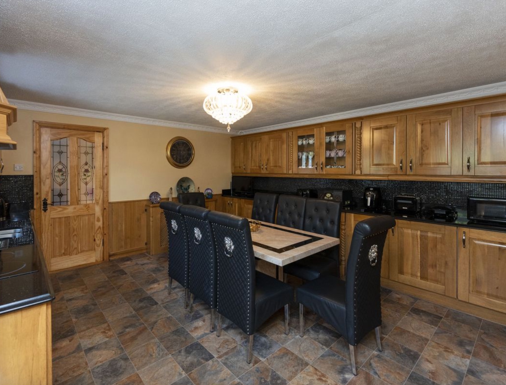 PICTURES: Main street Limerick home with seven beds and unique style on ...