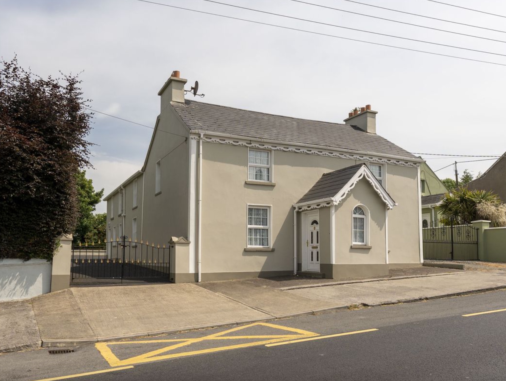PICTURES: Main street Limerick home with seven beds and unique style on ...
