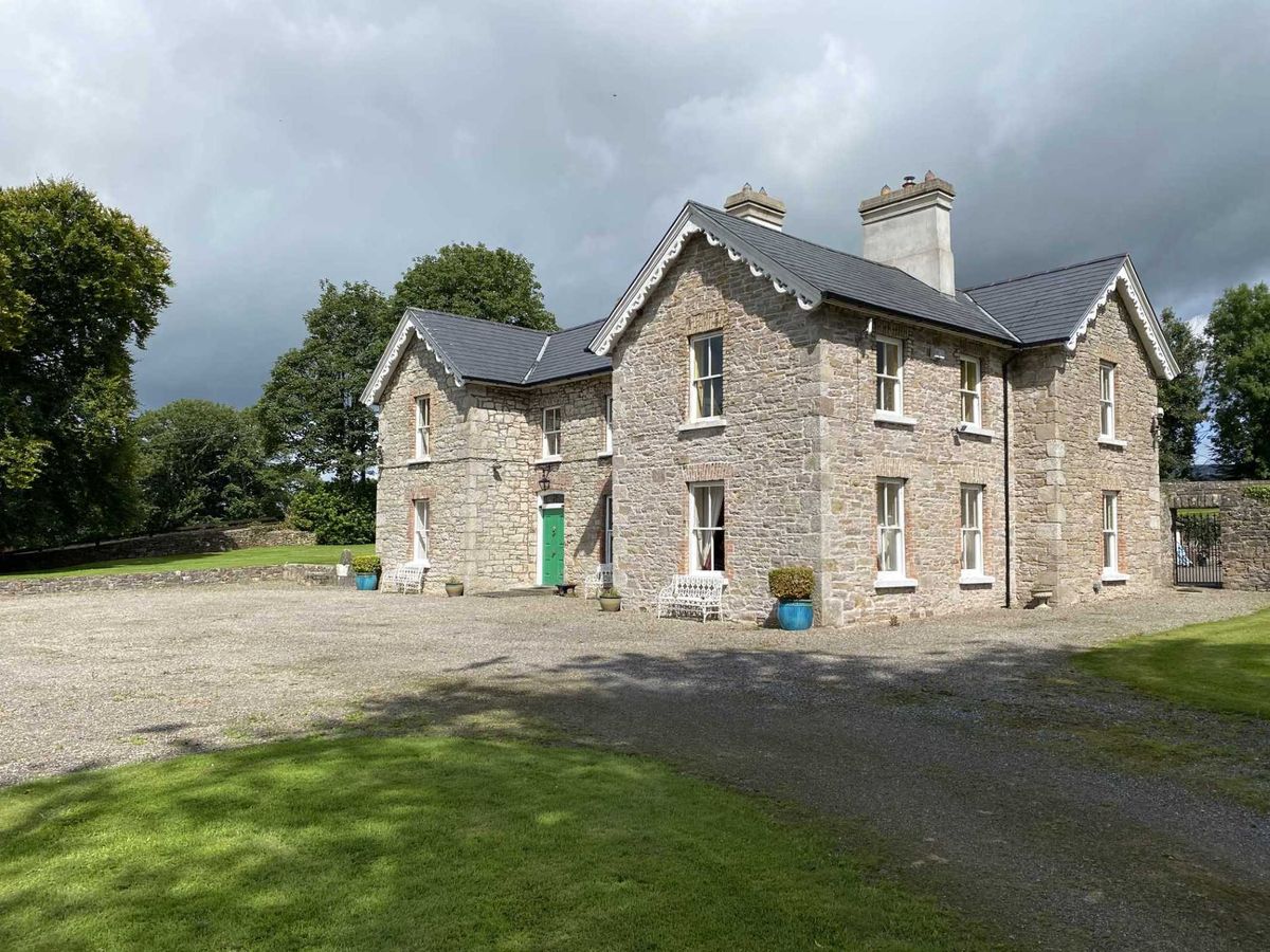 PICTURES: Period mansion in Tipperary with sauna and tennis court hits ...