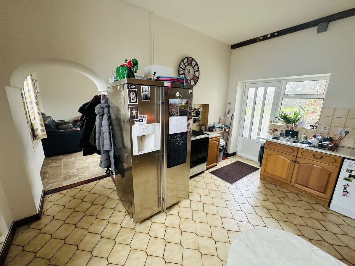 PICTURES: Beautiful Limerick stone house dating back to 1860 hits the ...