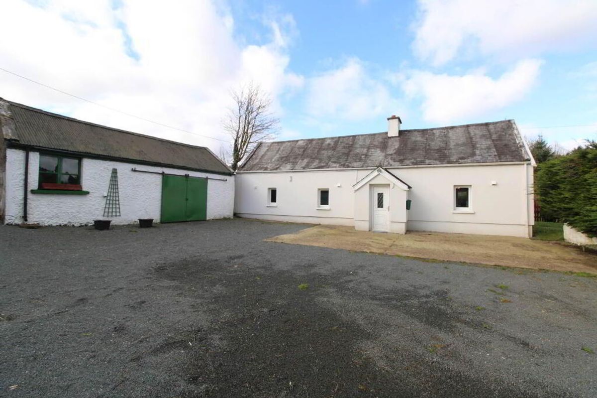 PICTURES: Charming country cottage on absolutely massive Tipperary site ...