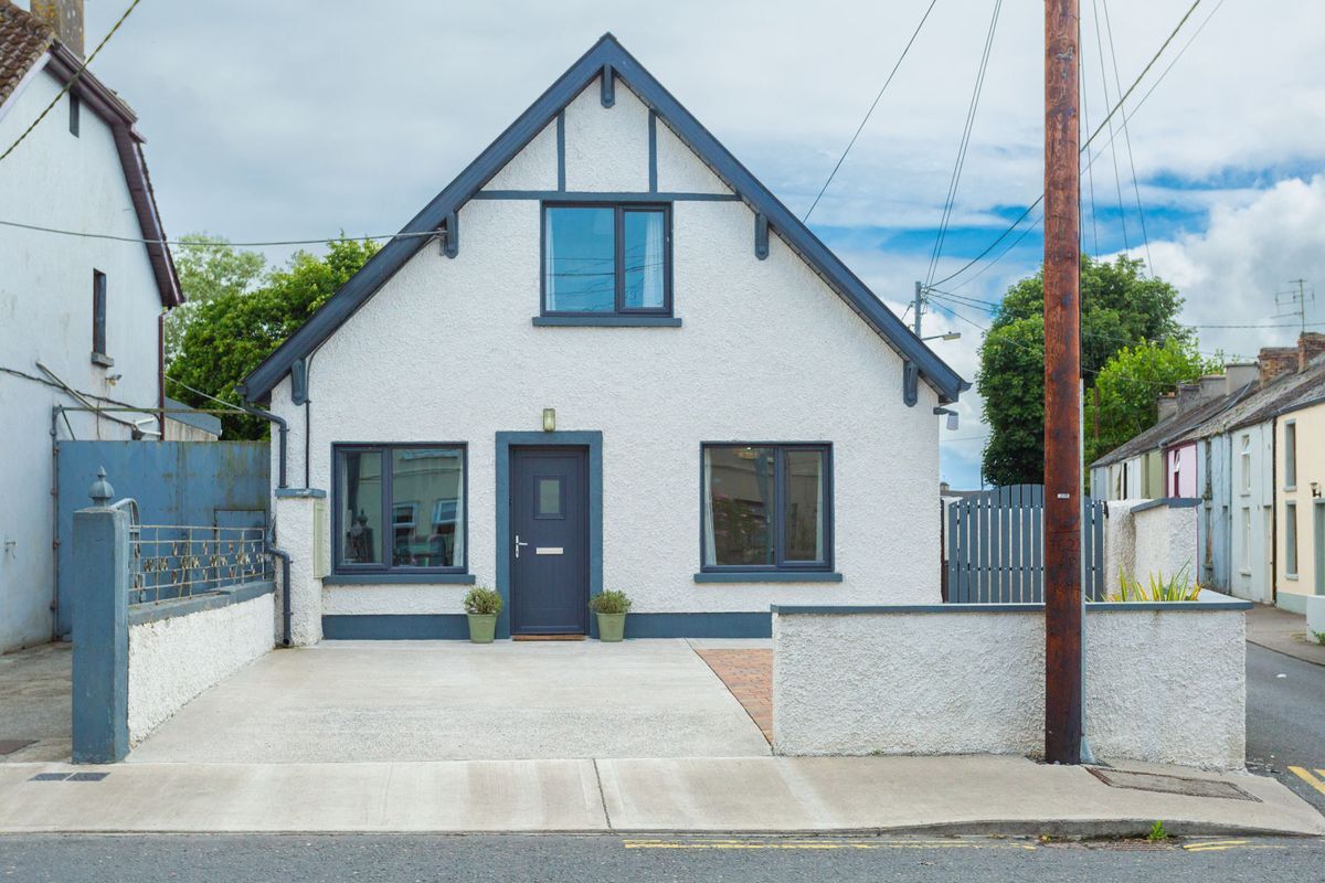 PICTURES: Stunning Tipperary house boasts four bedrooms and modern ...