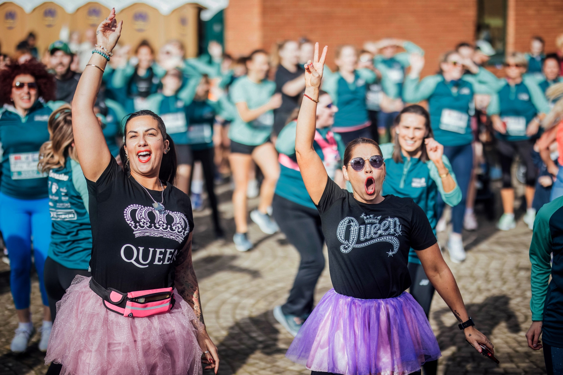 PICTURES: Thousands lace up their runners for Cook Medical Mini ...