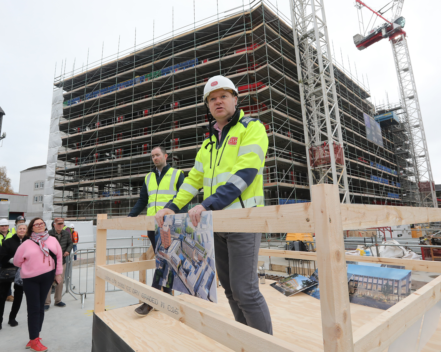 PICTURES: Opera Square viewing for members of the public - Page 4 of 13 ...