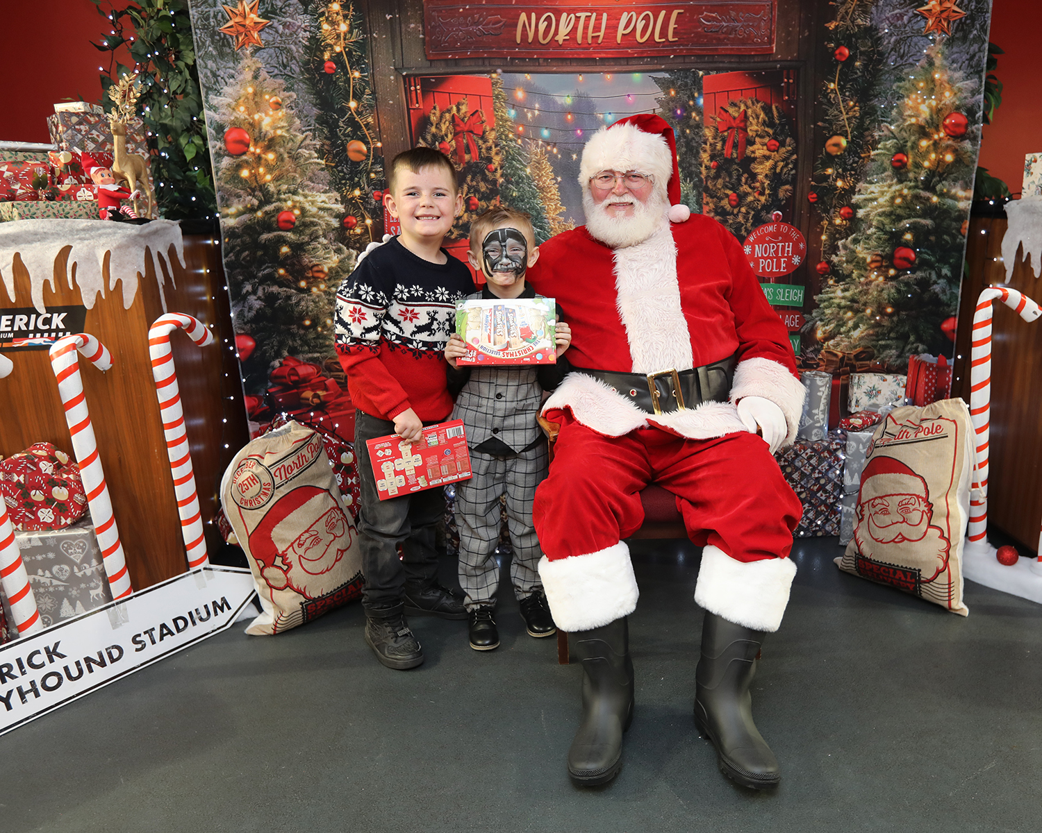 PICTURES: Fun for all the family at the Festive Afternoon Racing at ...